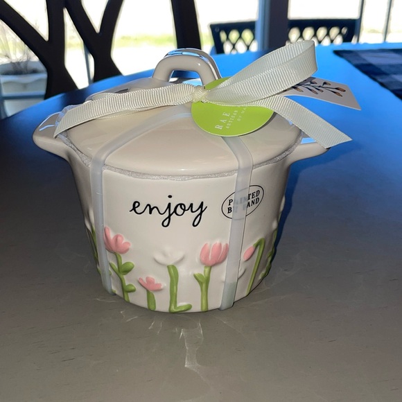 Rae Dunn | Kitchen | Rae Dunn Spring Crock | Poshmark